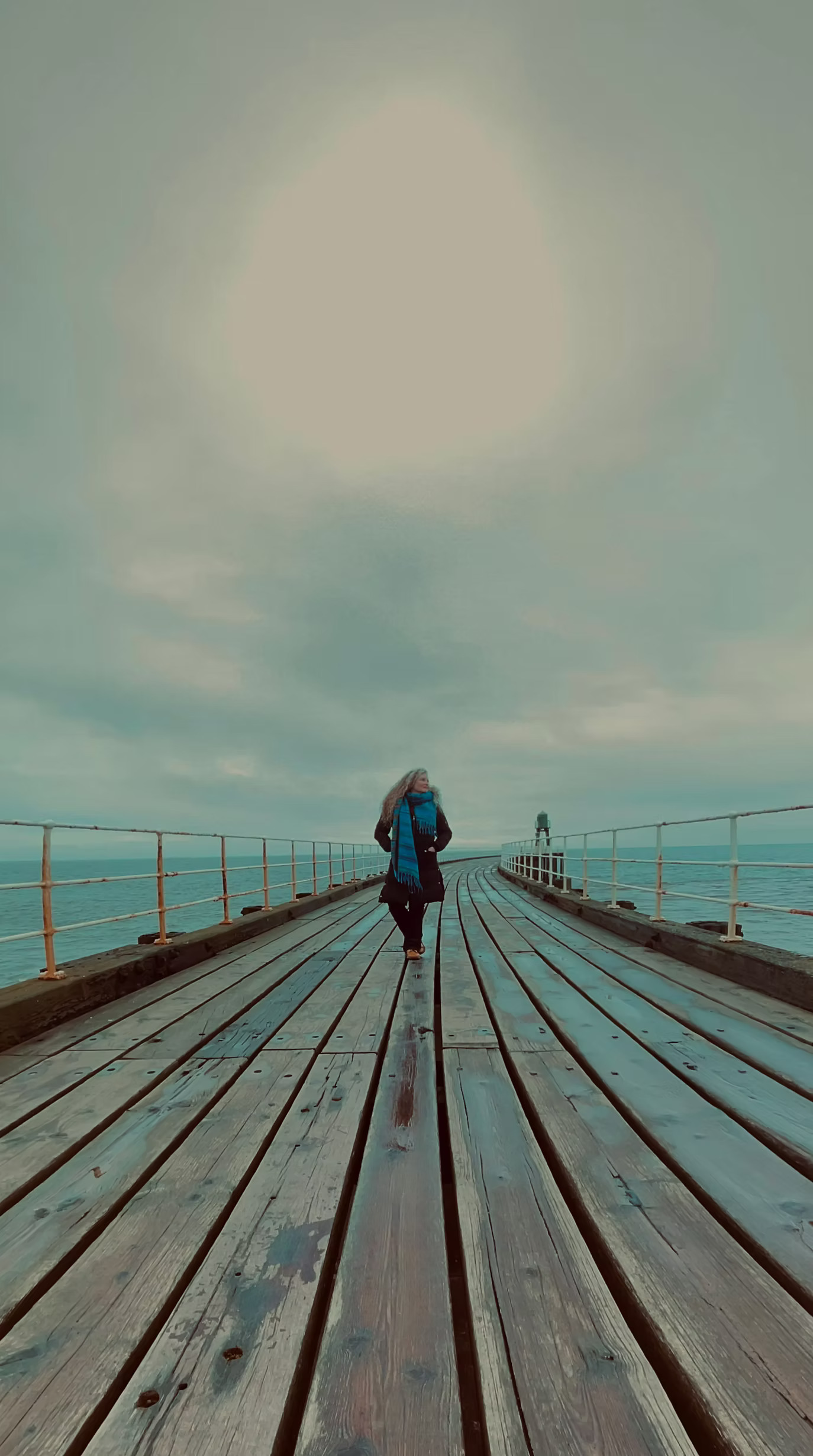 HEATHER FINDLAY - Discovering new remarkable paths - Femme Metal Webzine